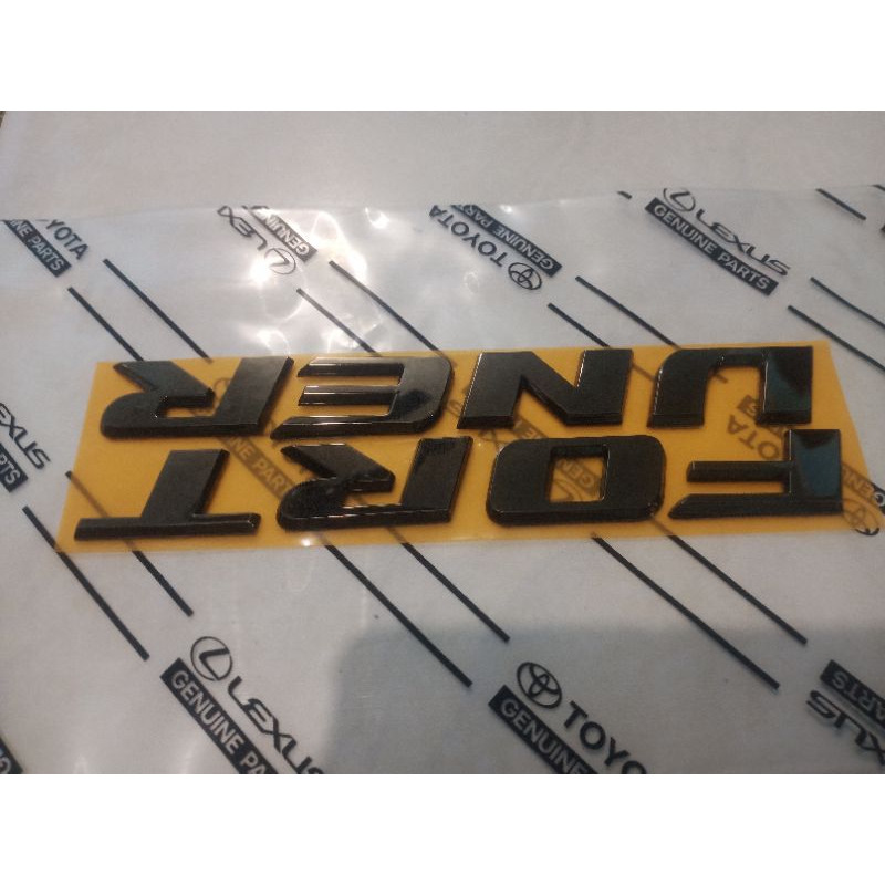 Jual emblem logo tulisan mobil Fortuner baru warna hitam dop barang ...