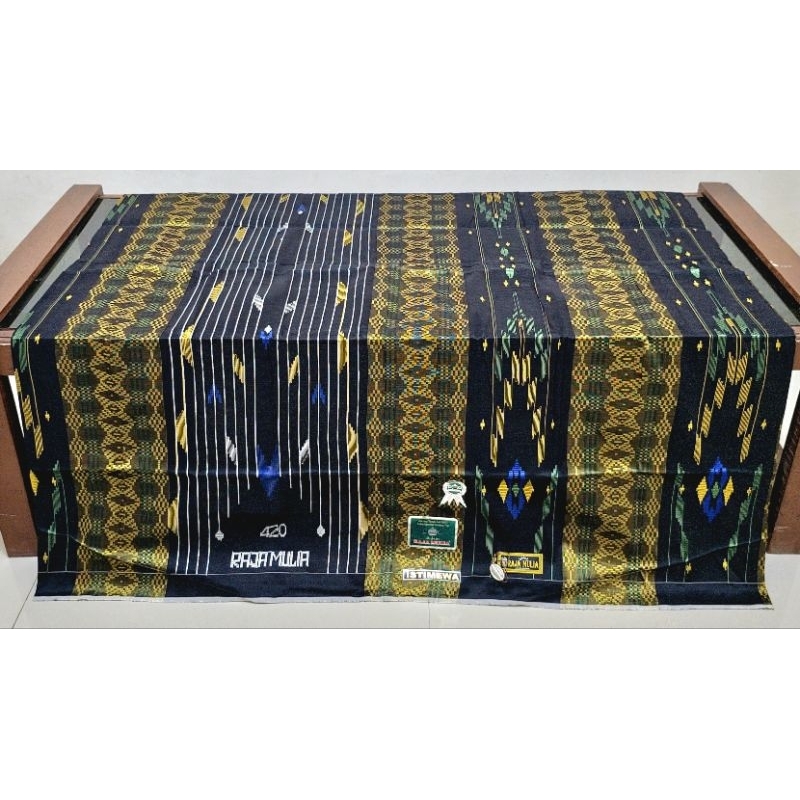 Jual SARUNG TENUN SUTRA SAMARINDA RAJA MULIA 420 EXCLUSIVE FULL SUTRA ...