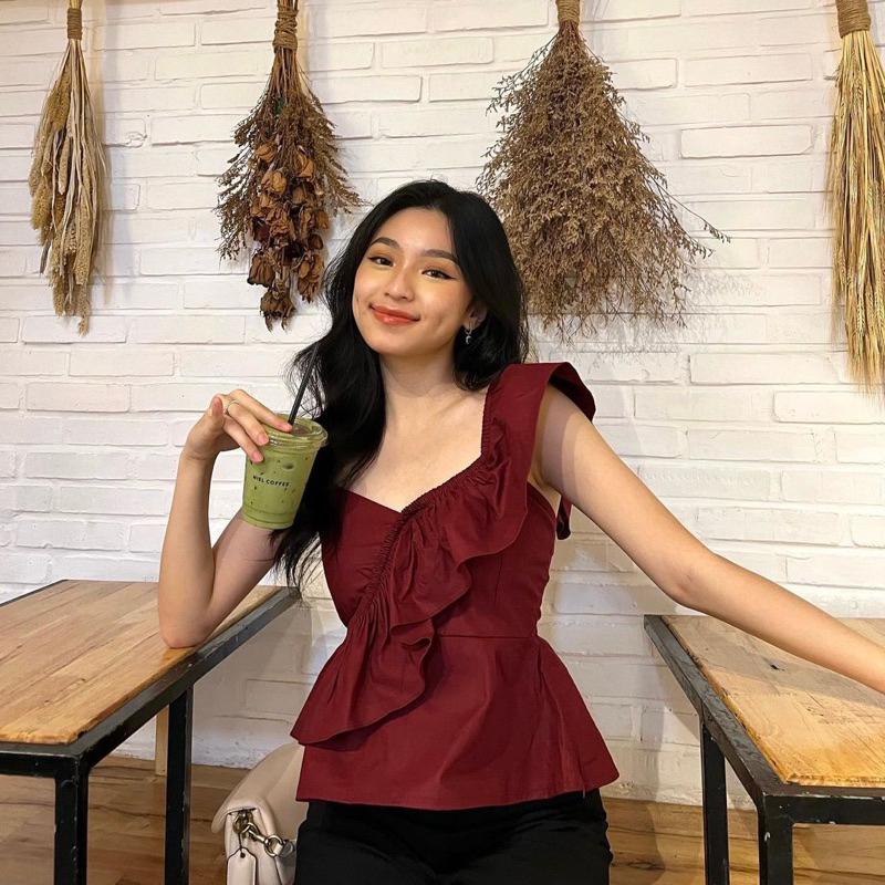 Jual TPCA - LILY TOP | ruffle sabrina top | Shopee Indonesia