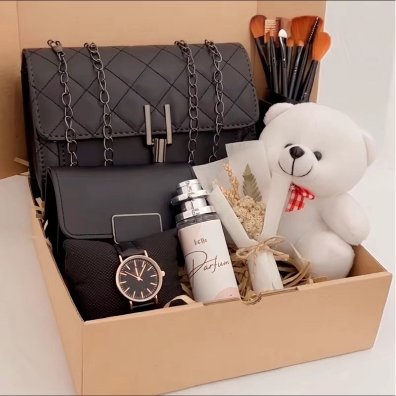 Jual HAMPERS CEWEK / KADO CEWEK / KADO ULANG TAHUN | Shopee Indonesia