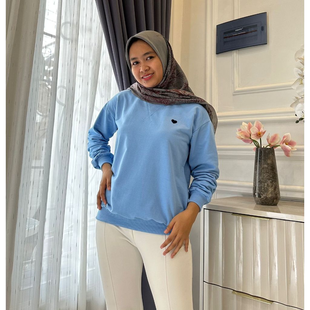 Jual [SWEATER FENOMENAL] Sweater FENOMENAL Polos Cewe / Sweater Love ...