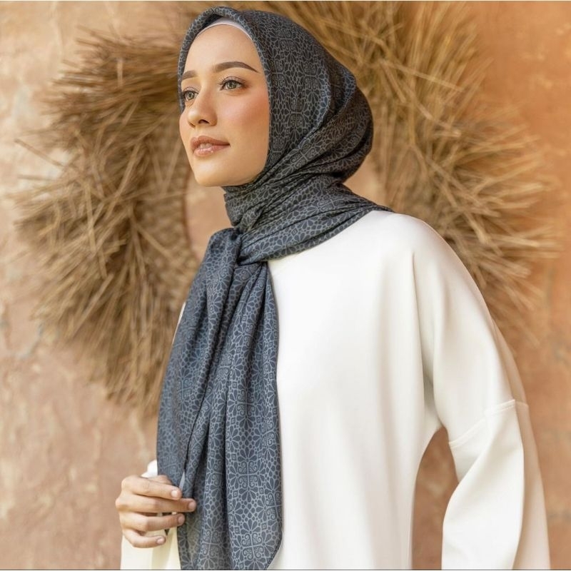 Jual MASHRA MONOGRAM SCARF HL HEAVEN LIGHTS X MEGA ISKANTI | Shopee ...