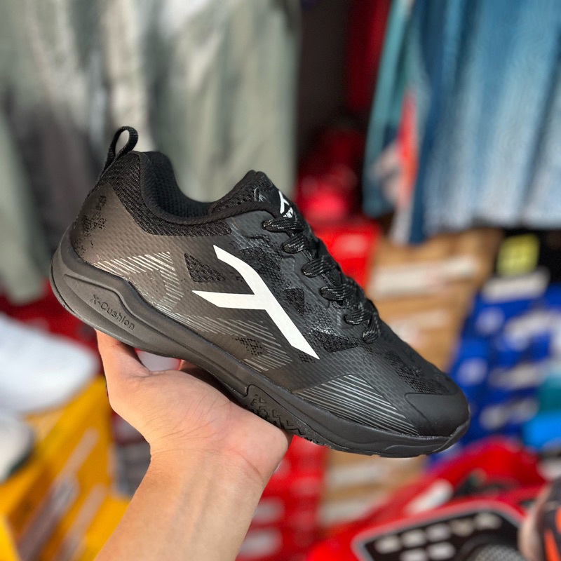 Jual SEPATU BADMINTON HUNDRED BEAST PRO BLACK | Shopee Indonesia