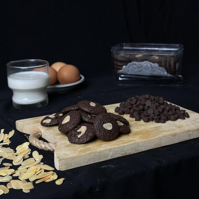 Jual Kue Kering Brownies Cookies Cokelat Almond Crispy Renyah dan ...