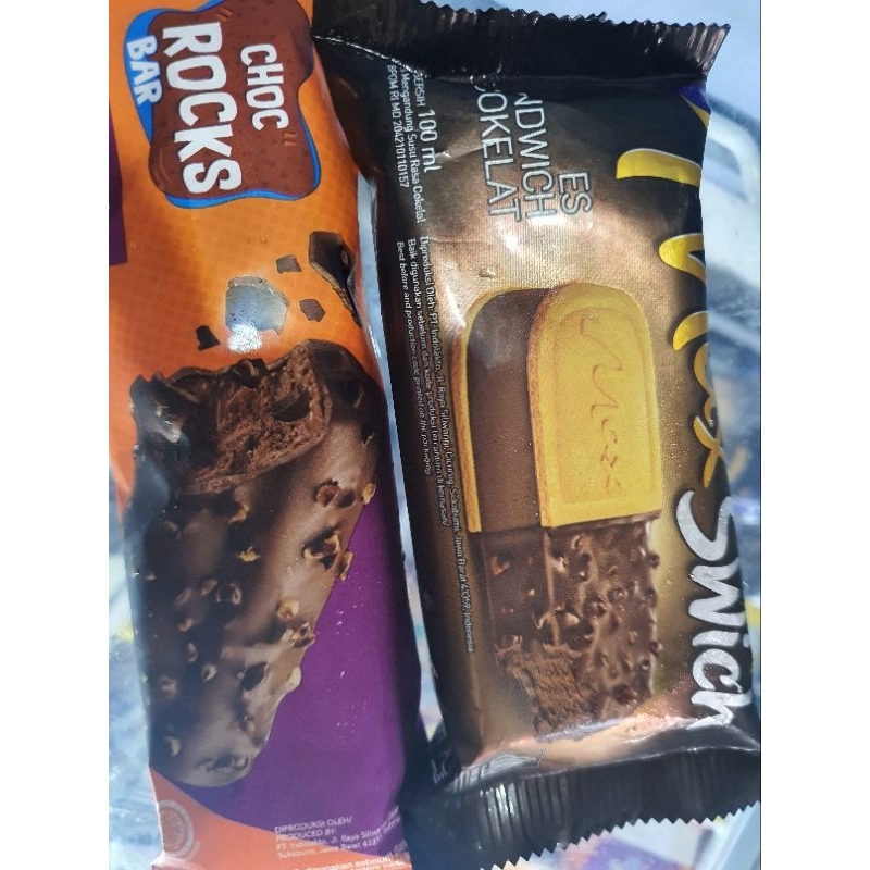 Jual Ice es cream max swich dan choc rocks bar 5.000 - 6.500 indofood ...