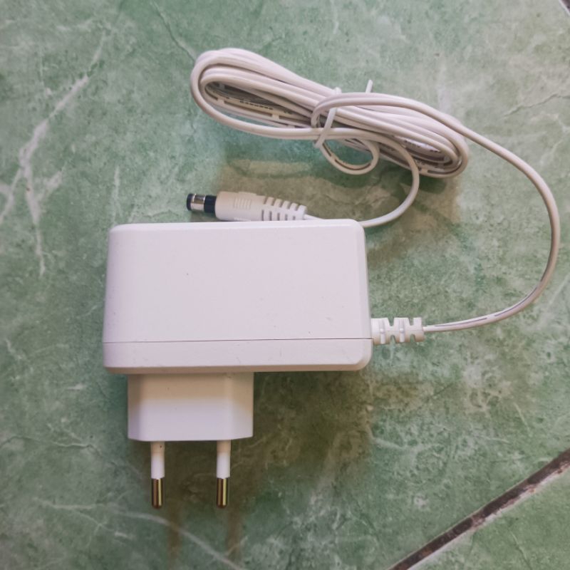 Jual Power Adaptor 12V 1,5A putih | Shopee Indonesia