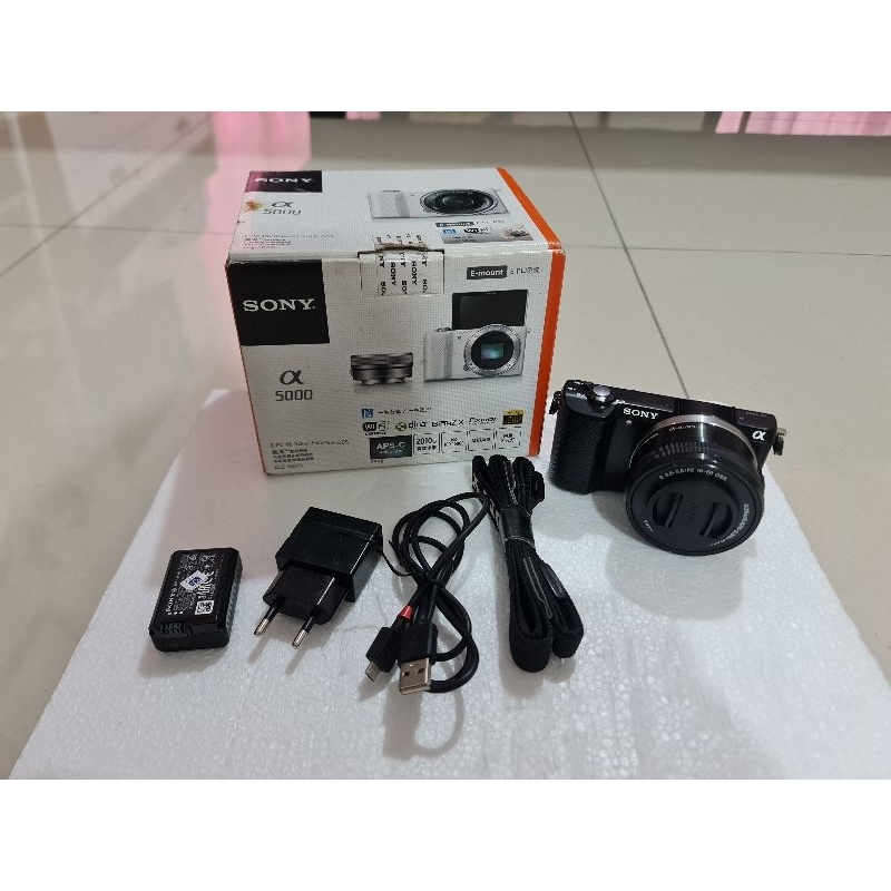 Jual Sony A5000 ILCE-5000L + Lensa kit 16-50 mirrorless SALE | Shopee ...