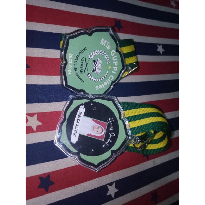 Jual Medali Costom Spesial Wisuda Logo sekolah dan photo murid Desain ...