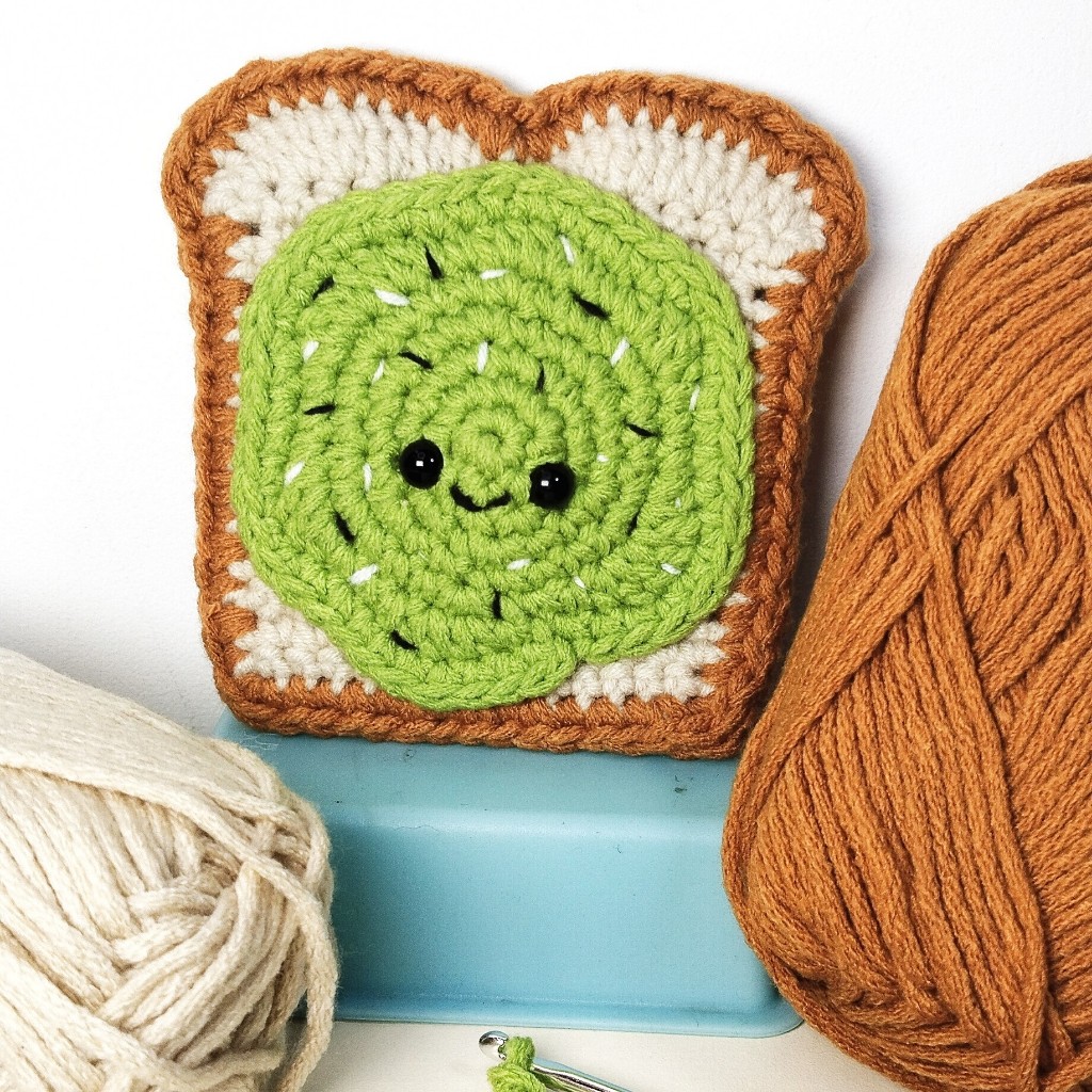 Jual Amigurumi Avocado Toast Plushie / Boneka Rajutan / Crochet ...