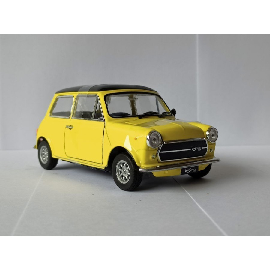 Jual Diecast Mobil Mini Cooper Moris Mini Cooper bendera Welly 1:24 ...