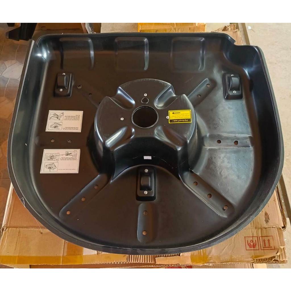 Jual Cover Dudukan Ban serap Innova Reborn 2016-2021 Original 42652 ...