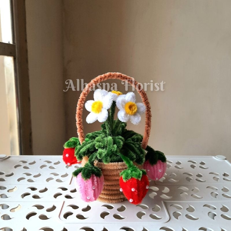 Jual Bunga pipe cleaner Kawat bulu Pohon Mini Buah Strawberry | Shopee ...