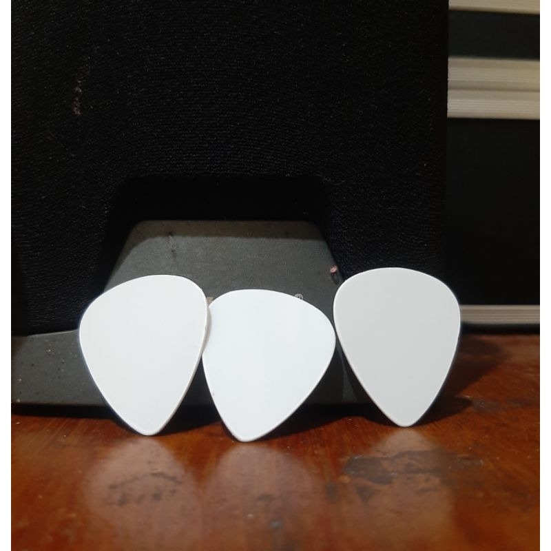 Jual pick gitar 1mm 100pcs original handmade | Shopee Indonesia