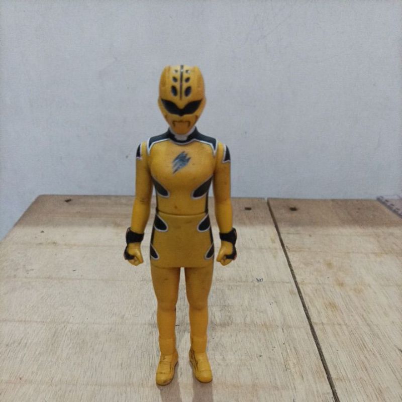 Jual Power rangers jungle fury rangers kuning ori | Shopee Indonesia