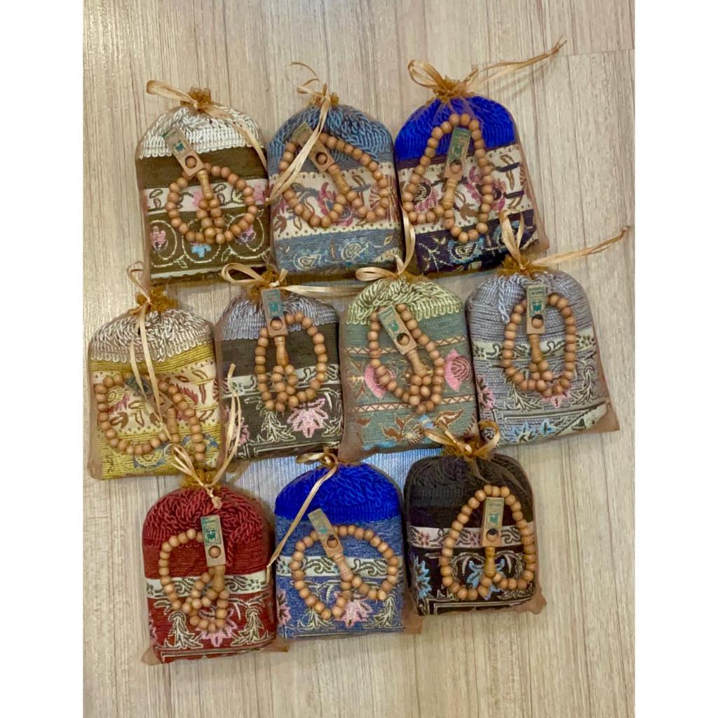 Jual Paket Souvenir Tile Sajadah Tenun Shenille Tambang mini Tasbih ...