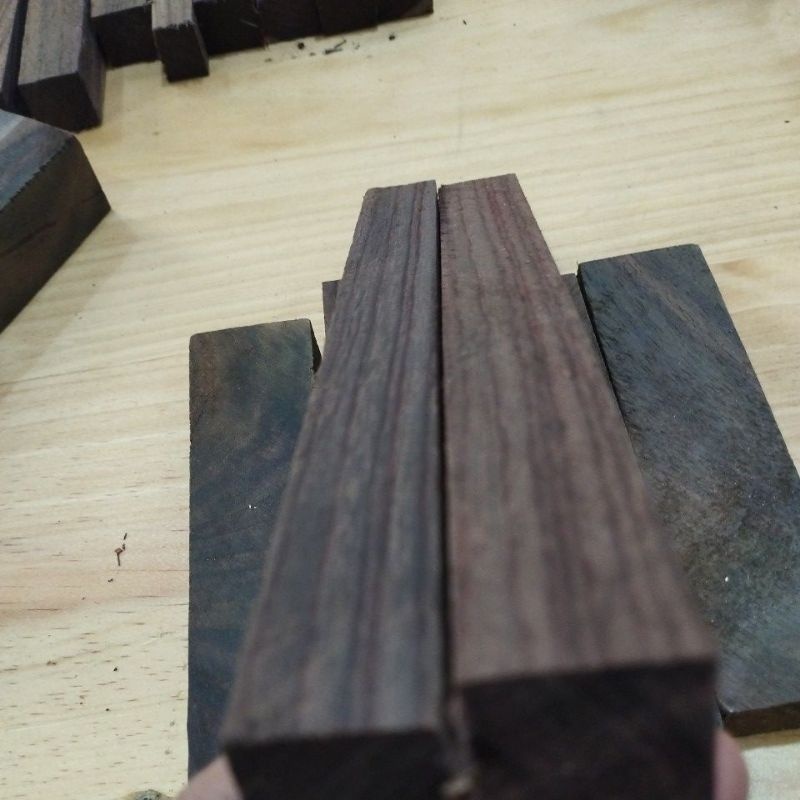 Jual Balok sonokeling full galih | sonokeling hitam kecoklatan | ukuran ...