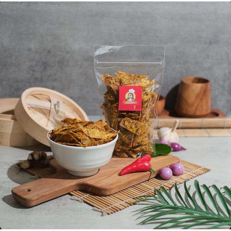 Jual krupuk pangsit crispy /krupang gurih pedas daun jeruk cemilan ...