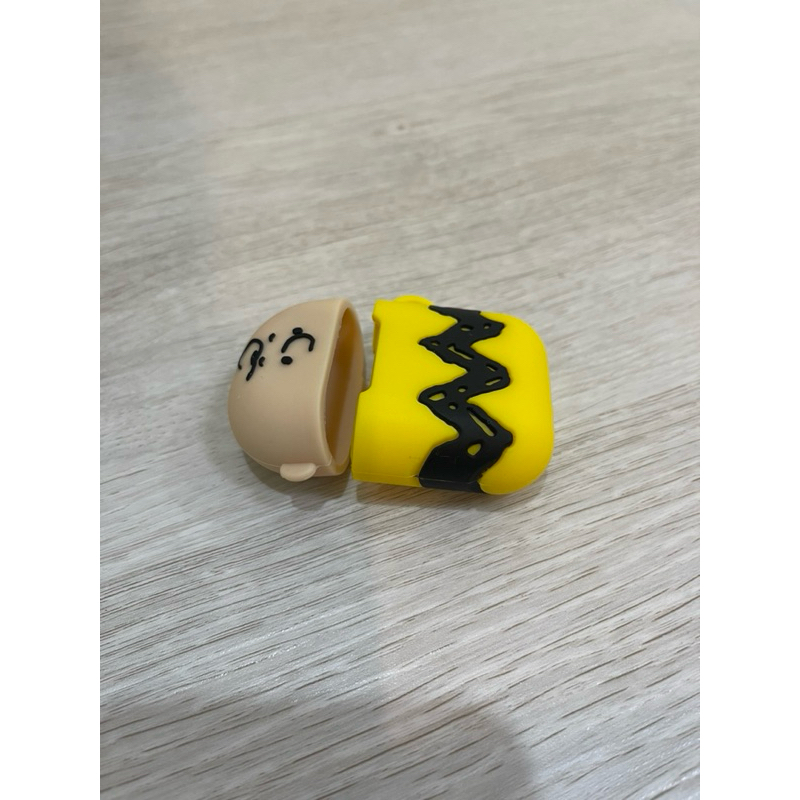 Jual airpod case snoopy original second | Shopee Indonesia