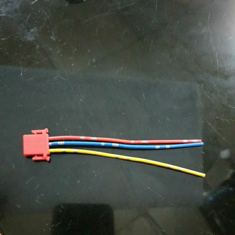 Jual Socket Soket kaki 3 pin 3 soket dim sein sen universal | Shopee ...