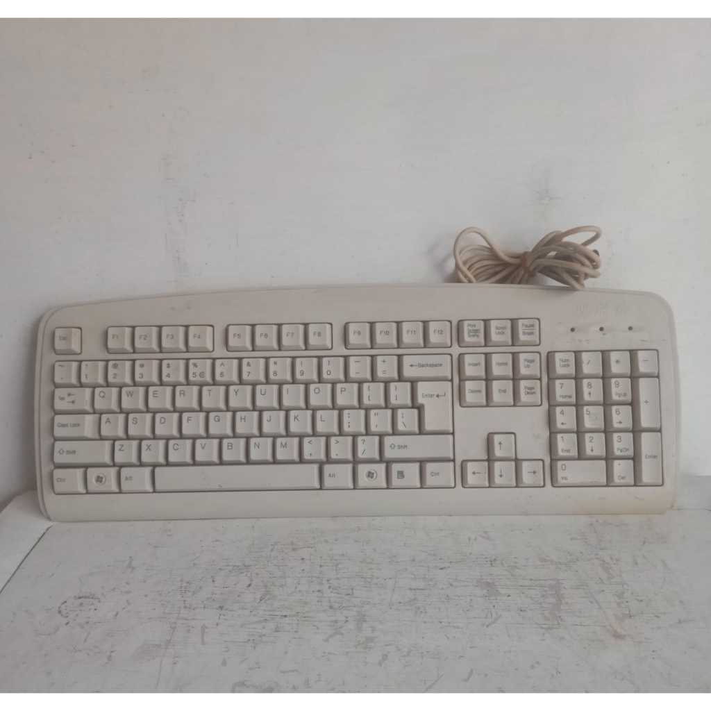 Jual Keyboard WARNA PUTIH kabel PS2 | Shopee Indonesia