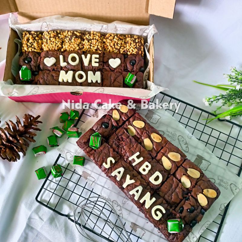 Jual (Nida Cake&Bakery)-Fudgy Brownies Sekat/Brownies Custom/Gift Kue ...