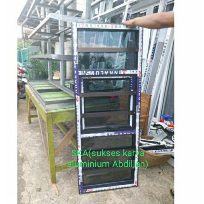 Jual JENDELA KACA 3 SEKAT,2 kaca mati 1jungkit uk T160xL40 komplit ...