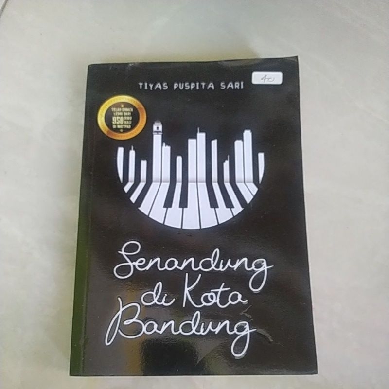 Jual Buku Novel Senandung di Kota Bandung - Tiyas Puspita Sari (Bekas ...