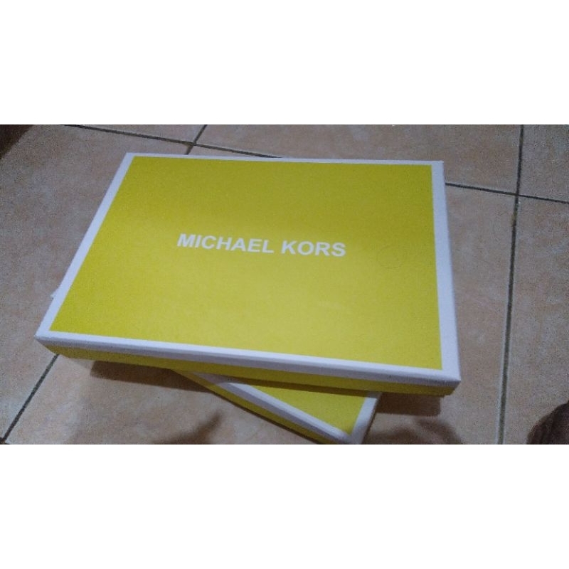 Jual box packing tas handbag MK ukuran 30x20x4 | Shopee Indonesia