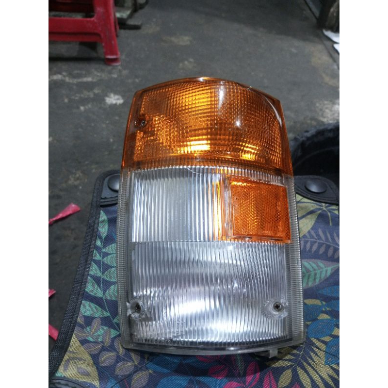 Jual lampu sen Isuzu Elf lama kiri original copotan | Shopee Indonesia