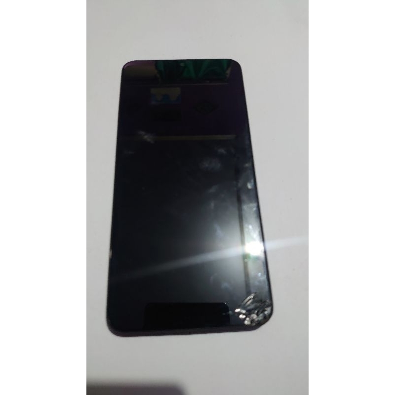 Jual LCD+frame Redmi 8a retak bagian bawah tapi masih normal di pakai ...