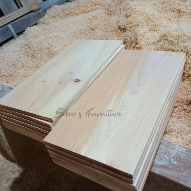 Jual Papan kayu pinus halus bisa custom. Papan kayu lebar Papan kayu ...