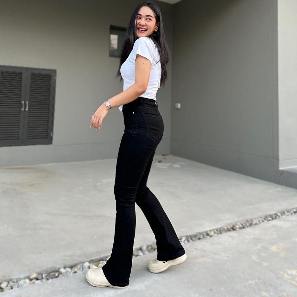 Jual Highwaist Cutbray Jeans Wanita - Celana Cutbray Strecht Kekinian ...