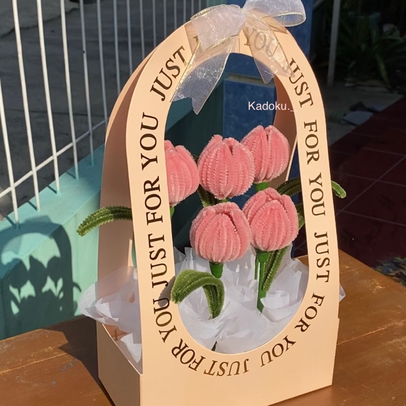 Jual Tulip Handle Box Flower Bouquet Bunga Tulip Kawat Bulu Kado Wisuda ...