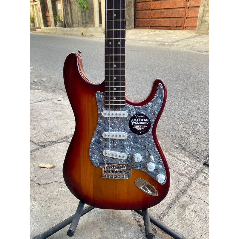 Jual Fender Stratocaster Sunbrust custom | Shopee Indonesia