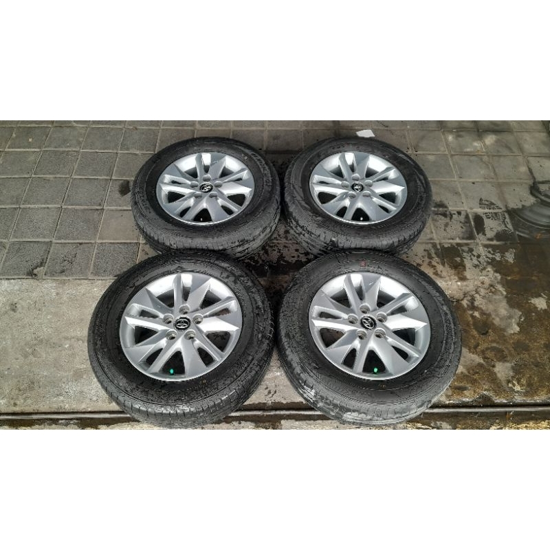 Jual Velg dan ban bekas mobil oem copotan innova ring 16 + ban 80% ...