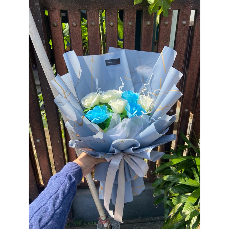 Jual buket wisuda/buket cantik/buket bunga/buket artifical | Shopee ...