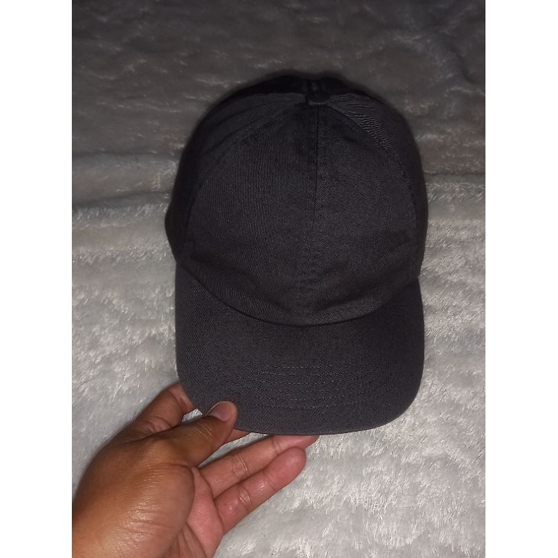 Jual Topi UNIQLO polosan warna abu Second | Shopee Indonesia