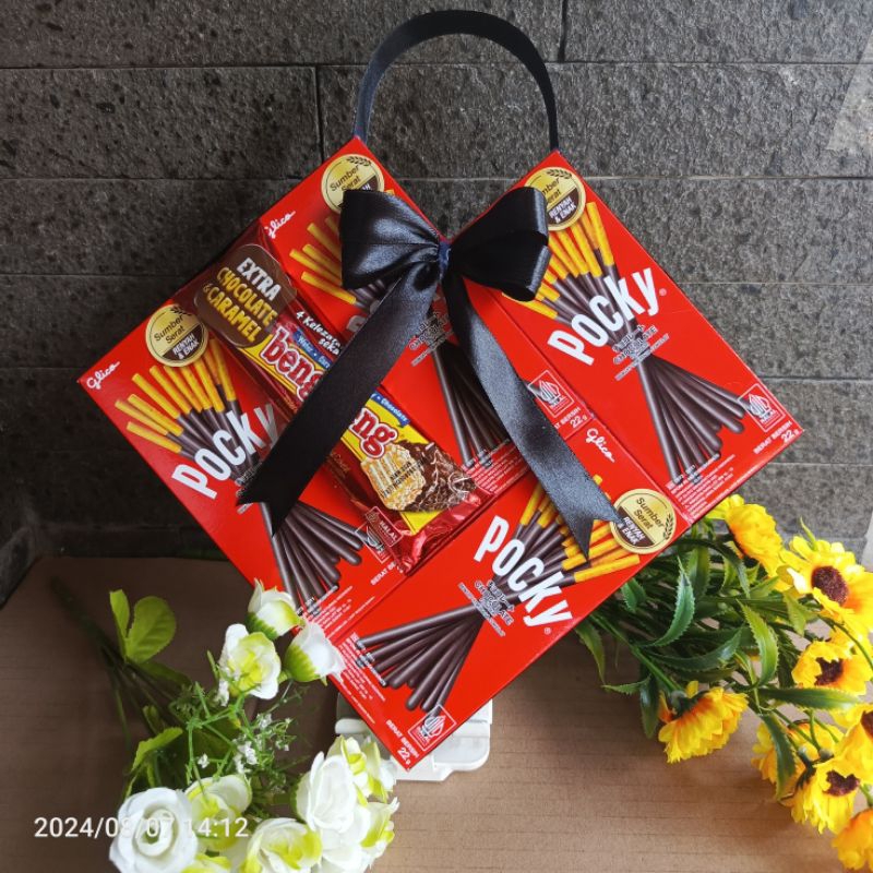 Jual [ Bisa COD ] Pocky Love Coklat 22gr + Beng beng // Hampers ...