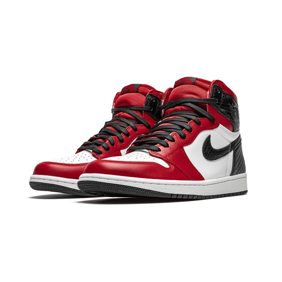 Jual Sepatu Air Jordan 1 High Chicago Satin Snake | Shopee Indonesia