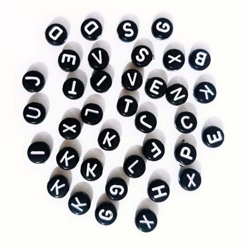 Jual [Pilih Huruf] 100pcs Manik Huruf Bulat Hitam Tulisan Putih | Mote ...