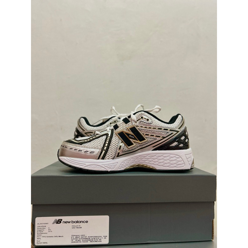 Jual New Balance 1906R Original MAP Black Gold Silver Metallic (SIZE 37 ...