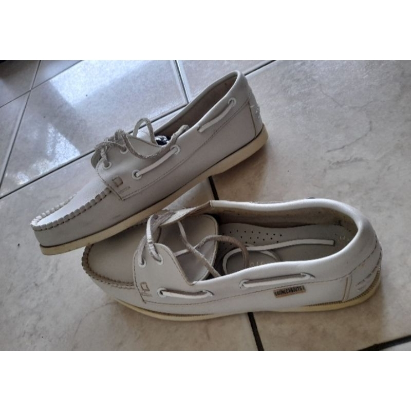 Jual sepatu bekas berkualitas | Shopee Indonesia