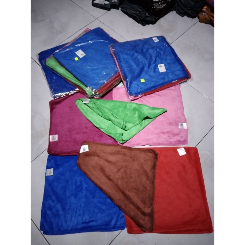 Jual Handuk wajah dan leher halus ukur 33 × 33 cm | Shopee Indonesia