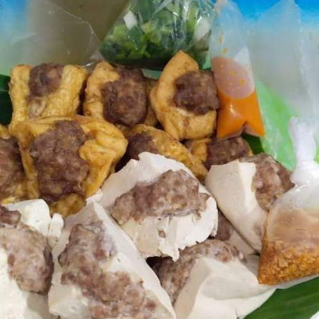 Jual Nyong Theu Fu / Tahu Isi Daging Babi / Ayam Khas Kalimantan ...