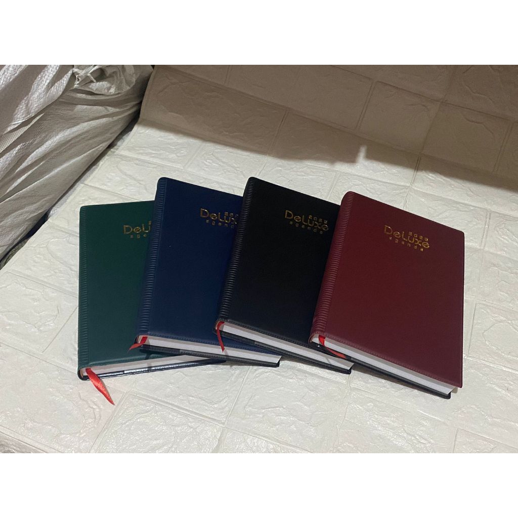 Jual BUKU AGENDA KERJA DELUXE KERTAS KREAM 2025 - random | Shopee Indonesia
