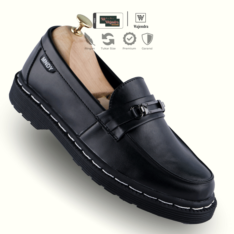 Jual Wajendra x MNDY - Covlet Black - Sepatu Kulit Docmart Slip on ...