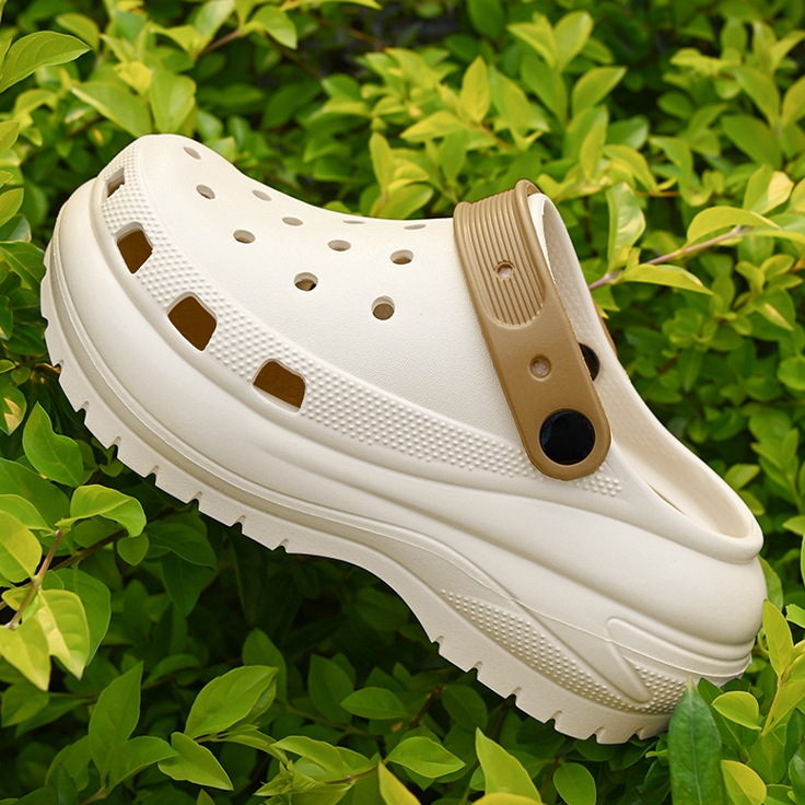 Jual CROC S Classic Mega Crush Clog Sandal Baim Wanita Terbaru Kodok ...