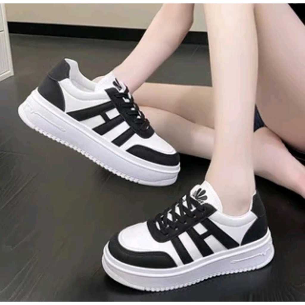 Jual "HI MACATI" Sepatu Sneakers Wanita Korean Style/Sepatu Putih ...
