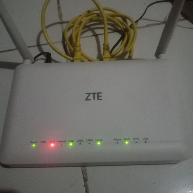 Jual Router ZTE F670L port biru lengkap 2 adaptor original + 2 kabel ...