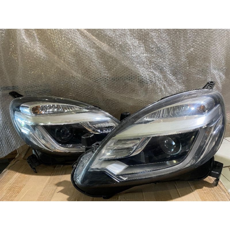 Jual Head Lamp / Lampu Depan / Lampu Besar Honda Brio Mobilio RS 2016 ...